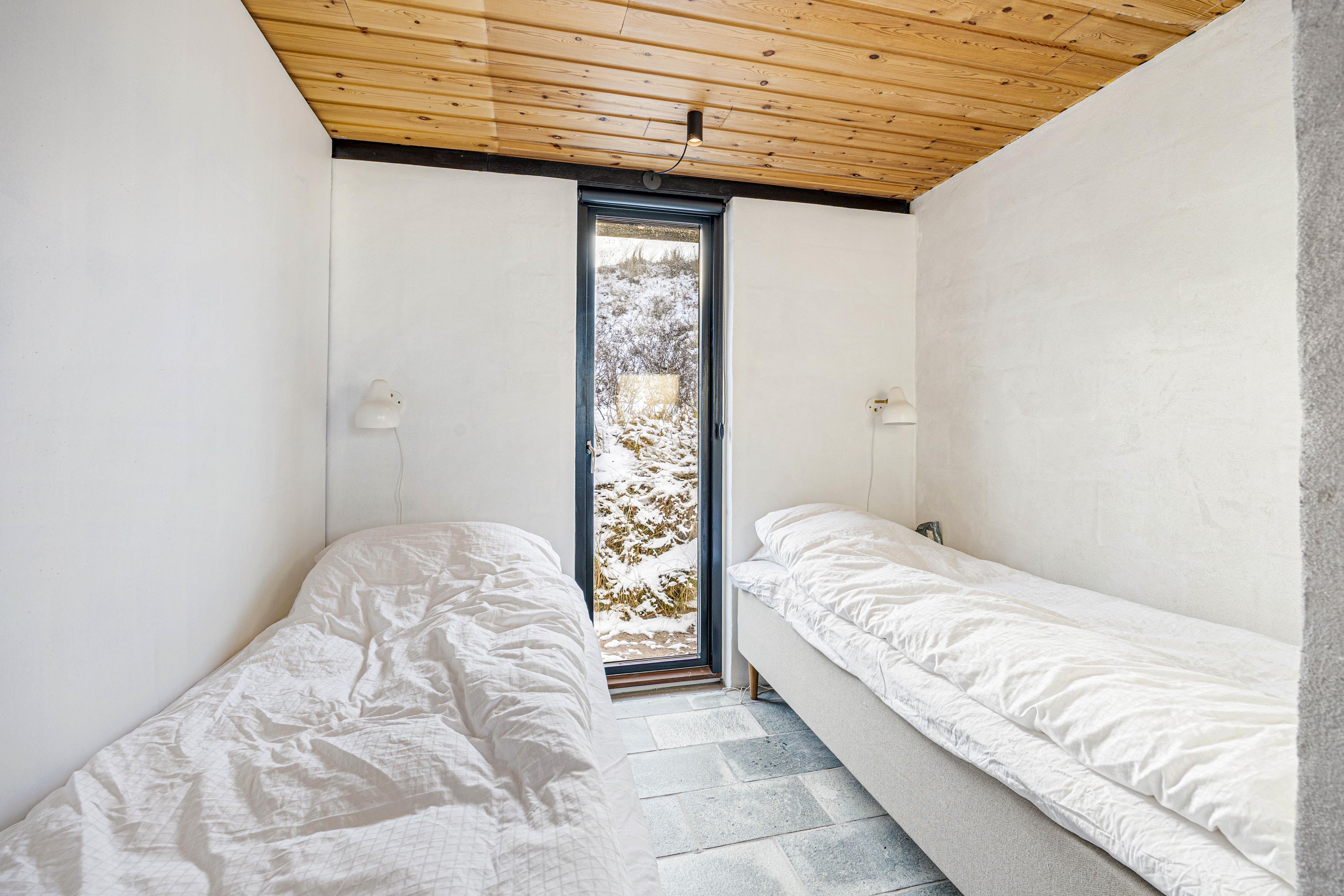 Hyggeligt sommerhus i Bjerregård til 4 personer nær Vesterhavet ...